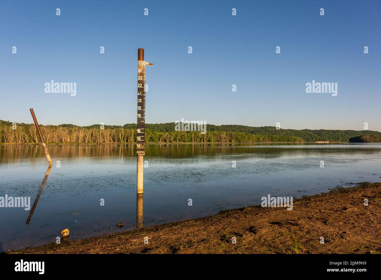 Water level marker gauge united states hi-res stock photography and ...
