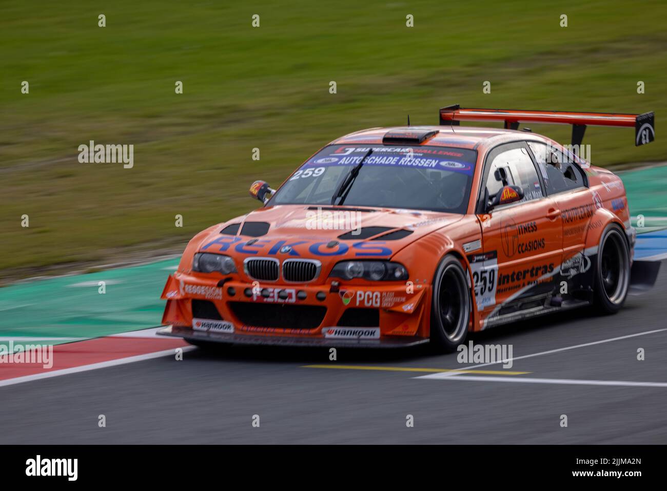 Car the race hi-res stock photography and images - Alamy