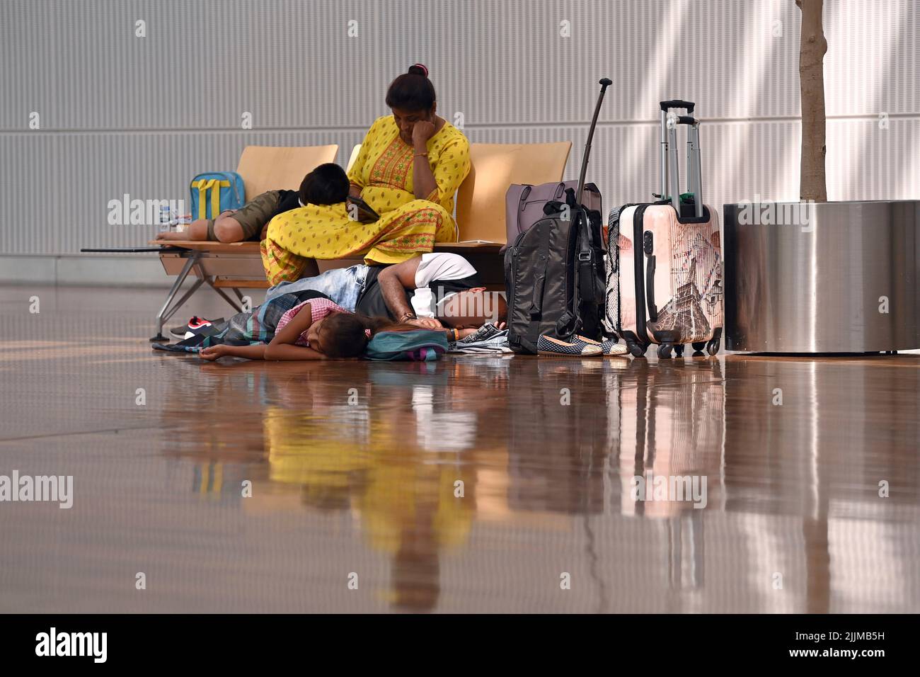 Passengers sleep airport in frankfurt hi-res stock photography and ...