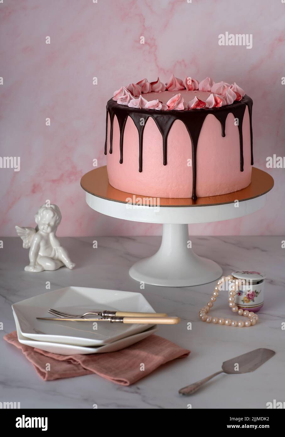 Food photographu of pink cake Stock Photo - Alamy