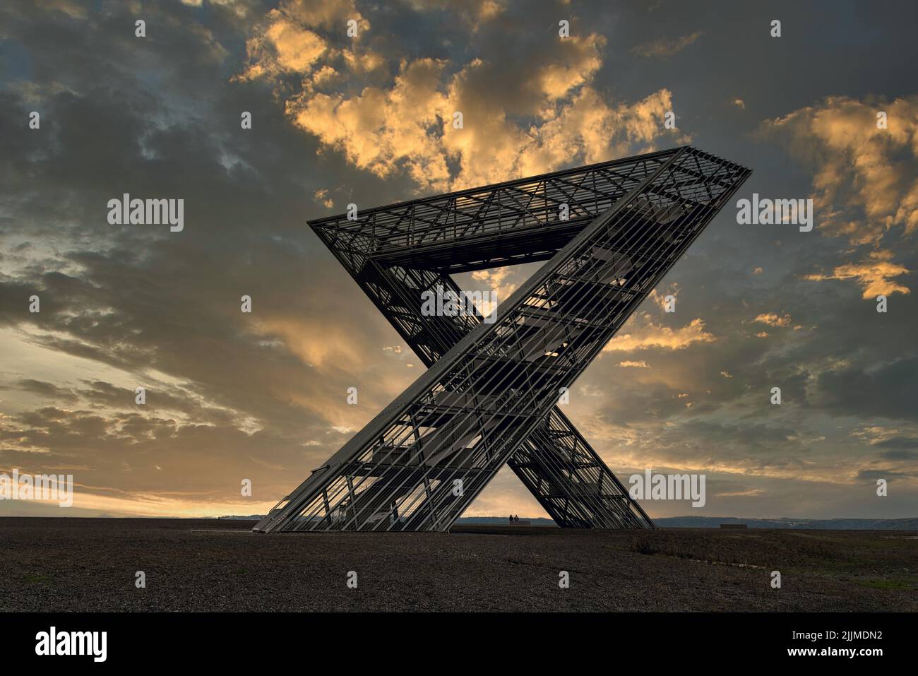 Polygon building hi-res stock photography and images - Alamy