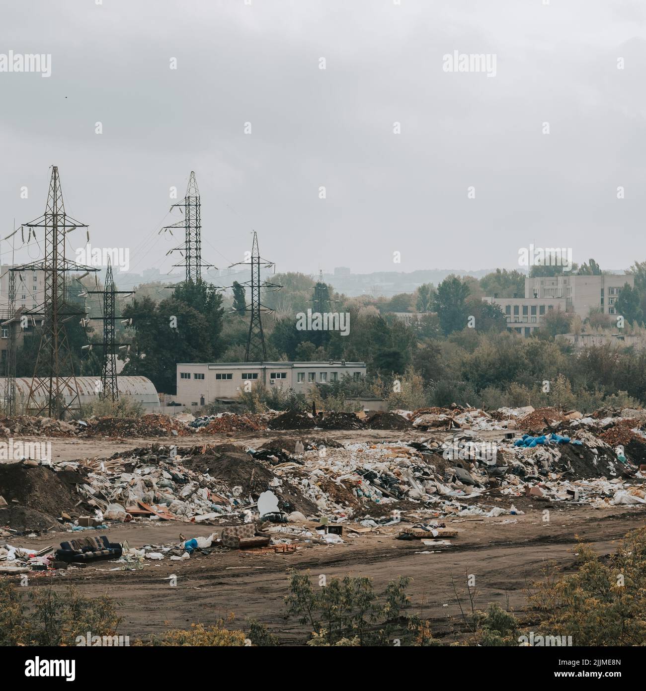 city landfill waste ecology enviromnent pollution Stock Photo - Alamy