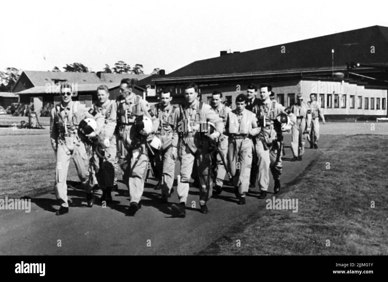 F6 Karlsborg 1957. Flying staff from the second retraining round on ...