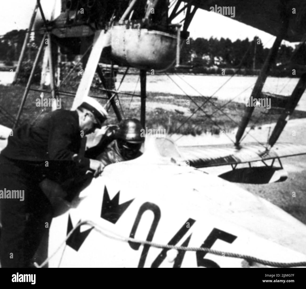 After emergency landing hi-res stock photography and images - Alamy