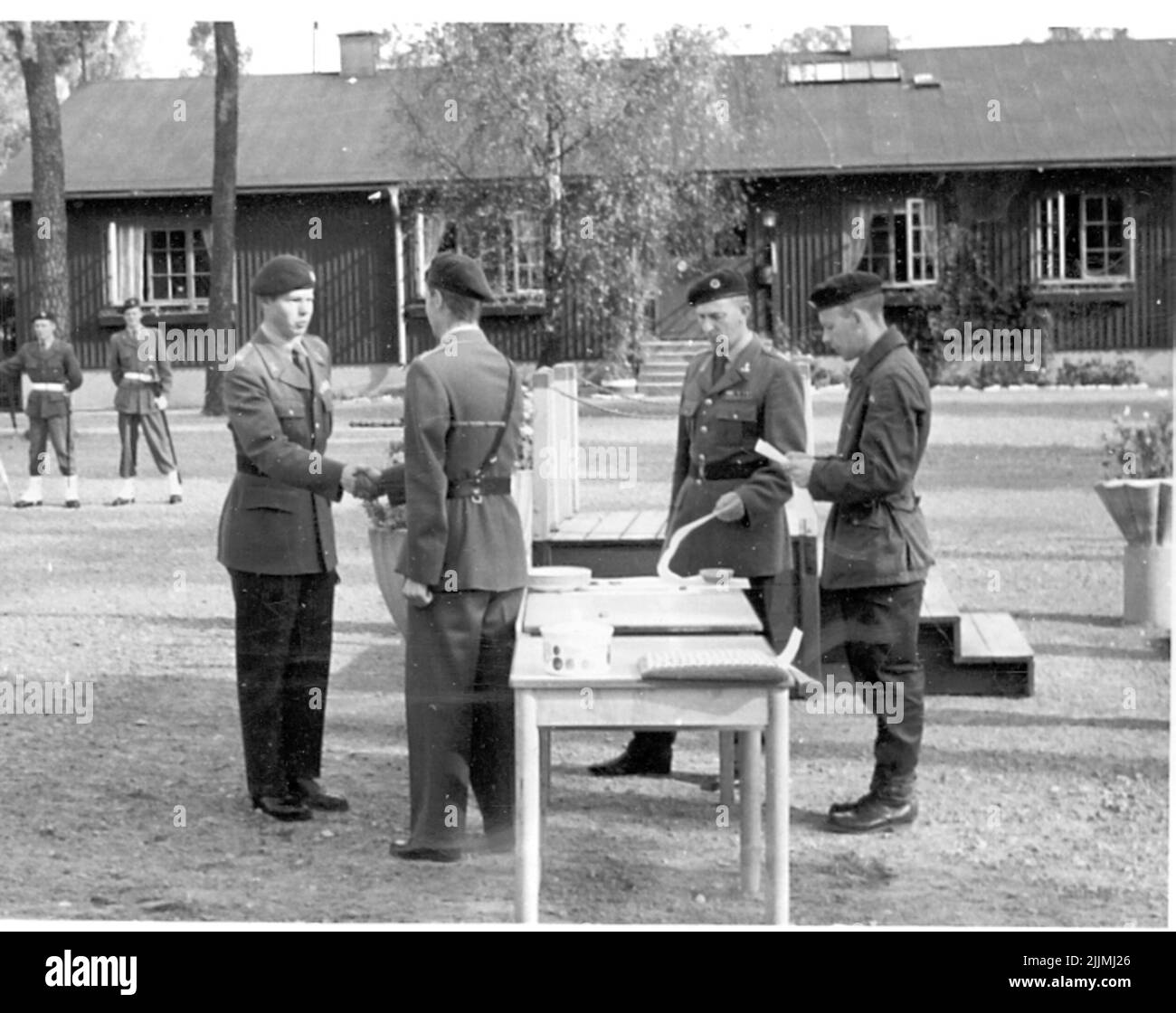 Parachutists in air Black and White Stock Photos & Images - Alamy