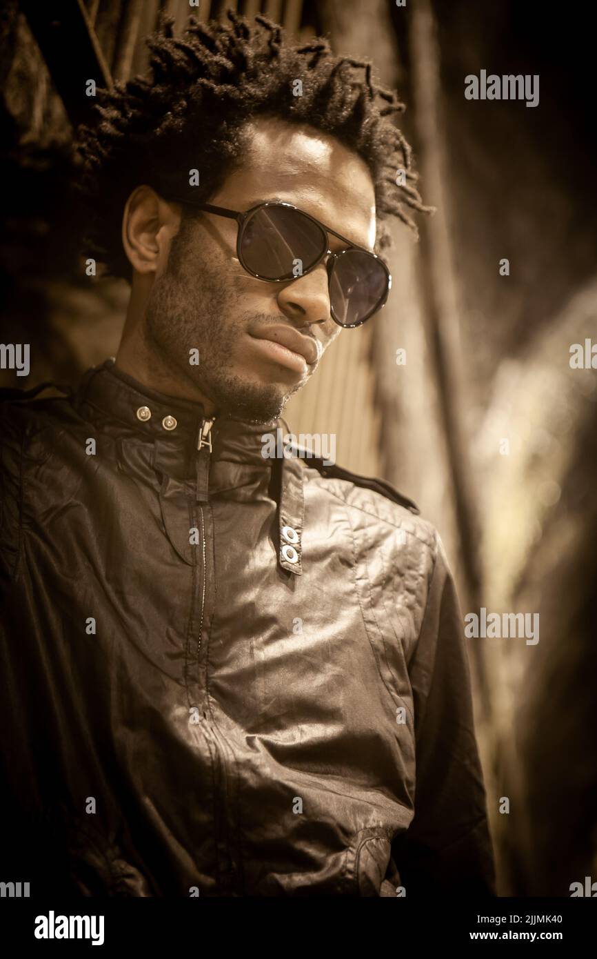 Urban Night Life. Conceptual fashion portraits in a derelict urban ...