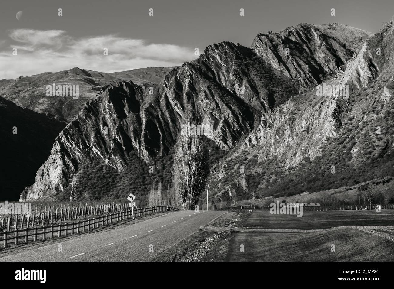 Grayscale landscape hi-res stock photography and images - Alamy
