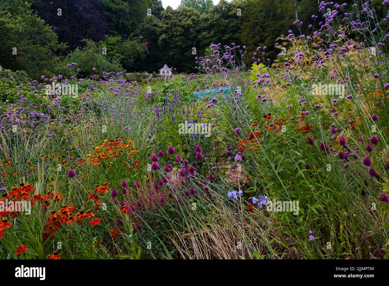 The gardens at Cerney House, Gloucestershire Stock Photo - Alamy