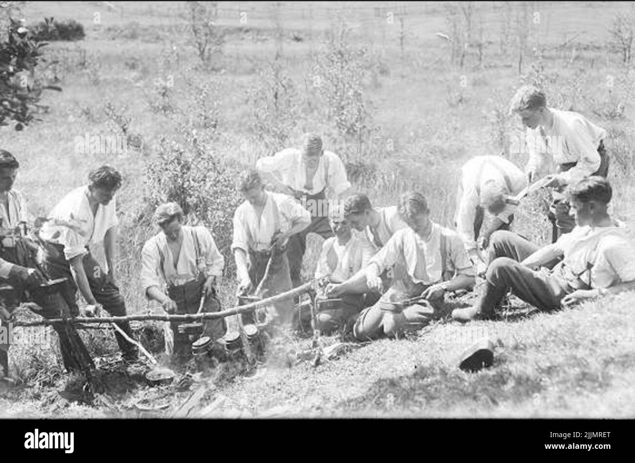 Cooking food army in Black and White Stock Photos & Images - Alamy