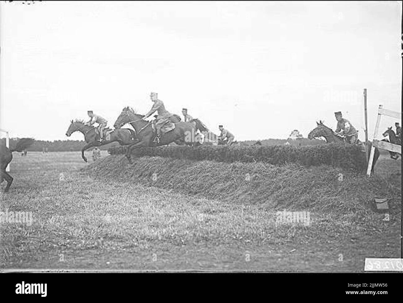 The regiment cuts in 1932 in the Söder K 3 field. Furir hunting over ...