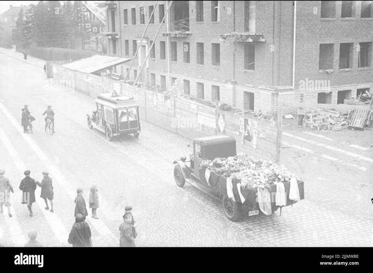 Mrs. Sigrid Focks (spouse to the then K 3 Lieutenant Hans Fock) Funeral ...