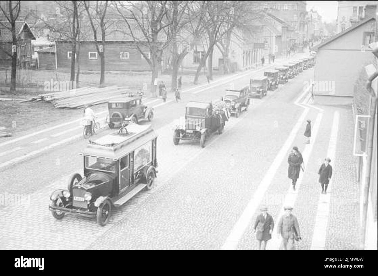 Mrs. Sigrid Focks (spouse to the then K 3 Lieutenant Hans Fock) Funeral May 1930 in Skövde ...