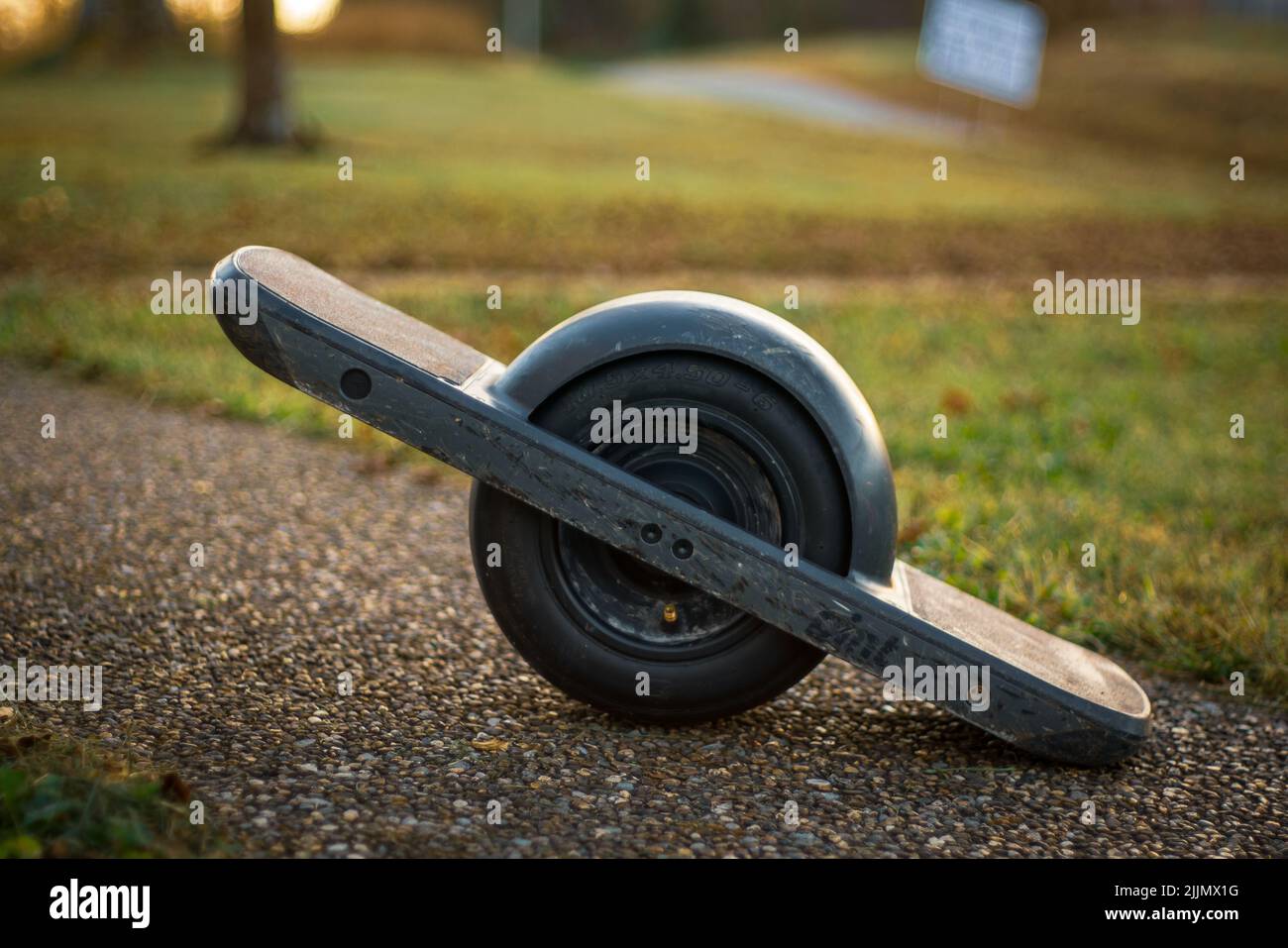 One wheel hi-res stock photography and images - Alamy