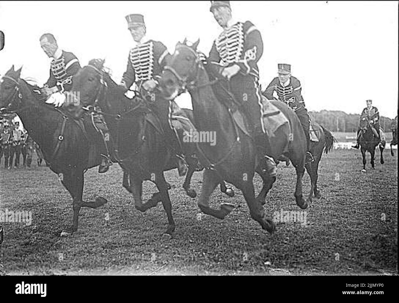 The regiment cuts in 1928 in the south K 3 field. Furir hunting race ...