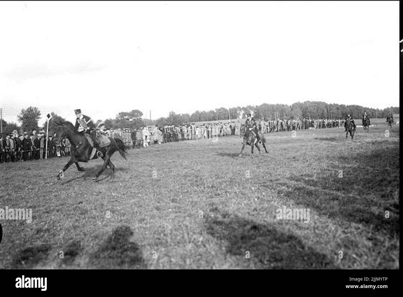 The regiment cuts in 1928 in the south K 3 field. "finish" on the furir ...