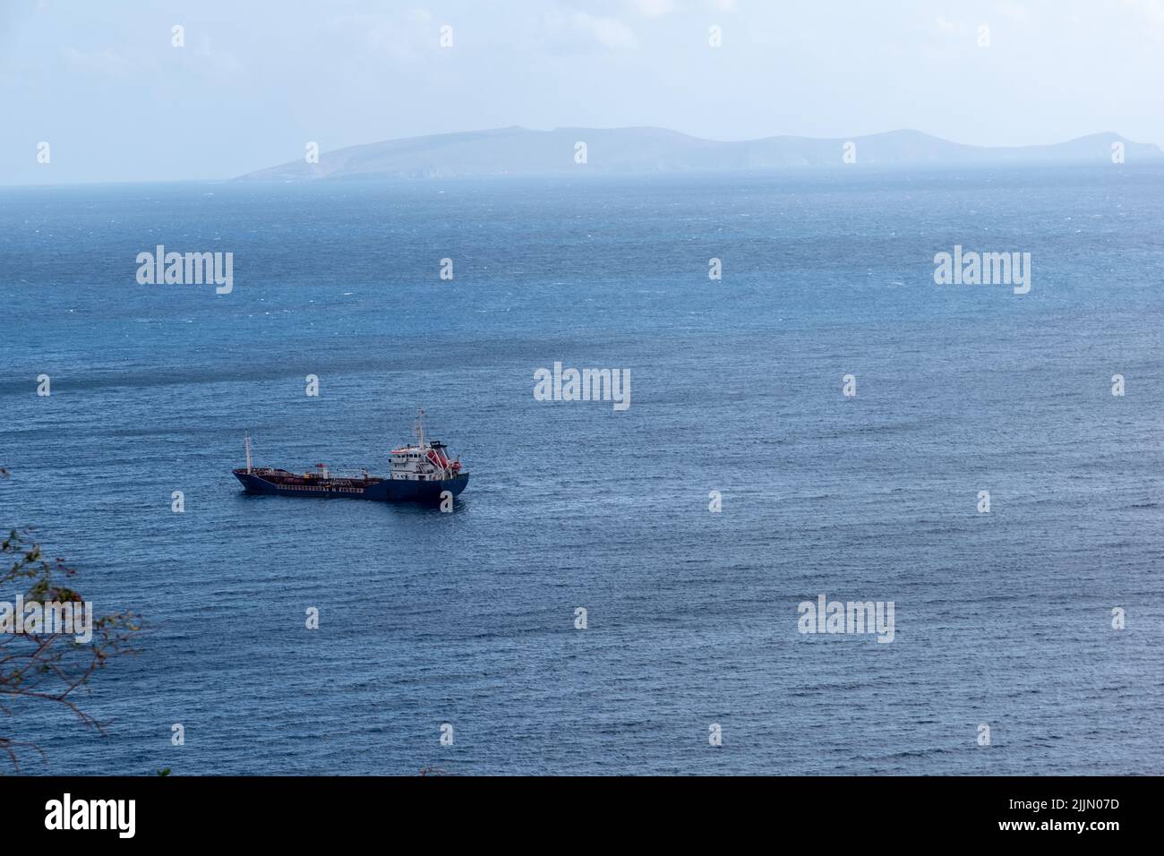 One ship hi-res stock photography and images - Alamy