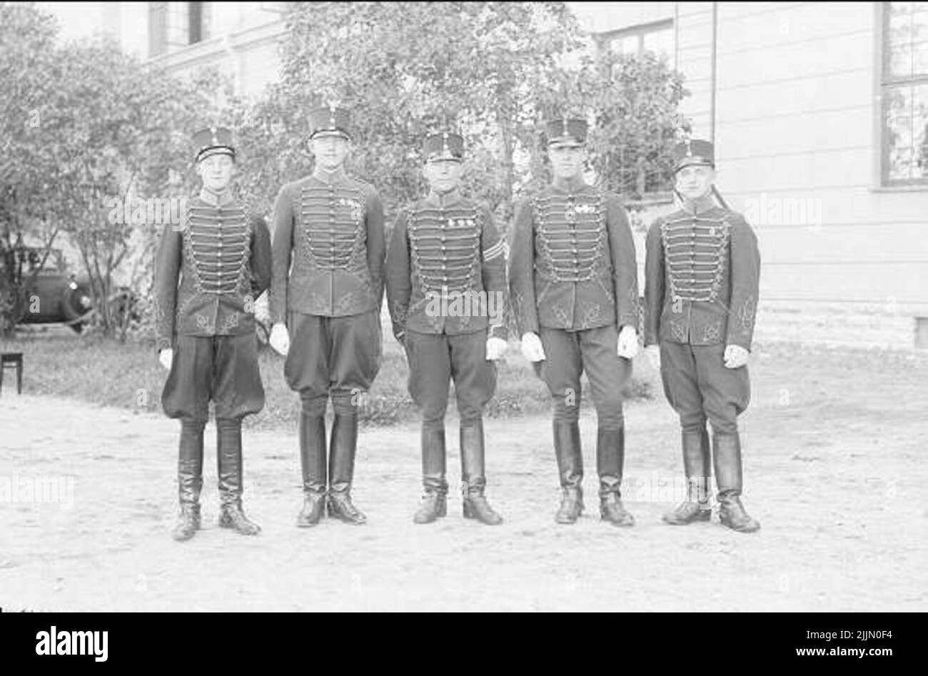 Sub -commander from K 2 who undergone the Armens Sub -Officers School ...