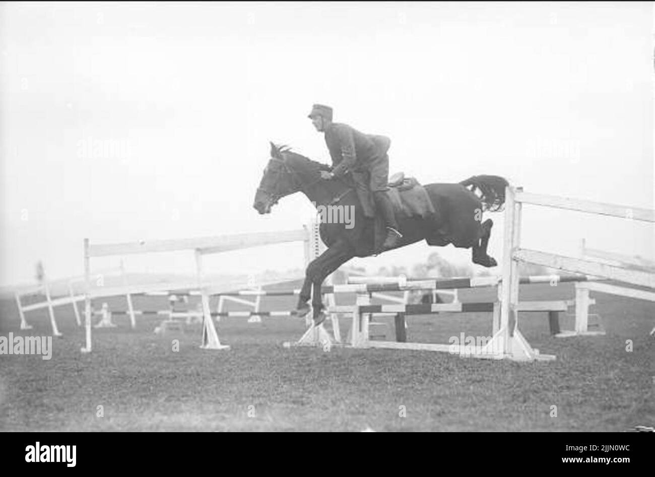 Terrain jumping/jumping, cavalry officer school 1934-35 Stock Photo - Alamy