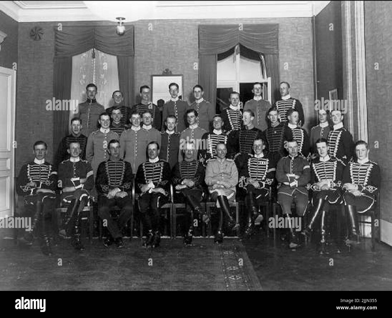 Officers aspirant school at K 3 in Skövde 1929-30. Lennart Engerby's ...