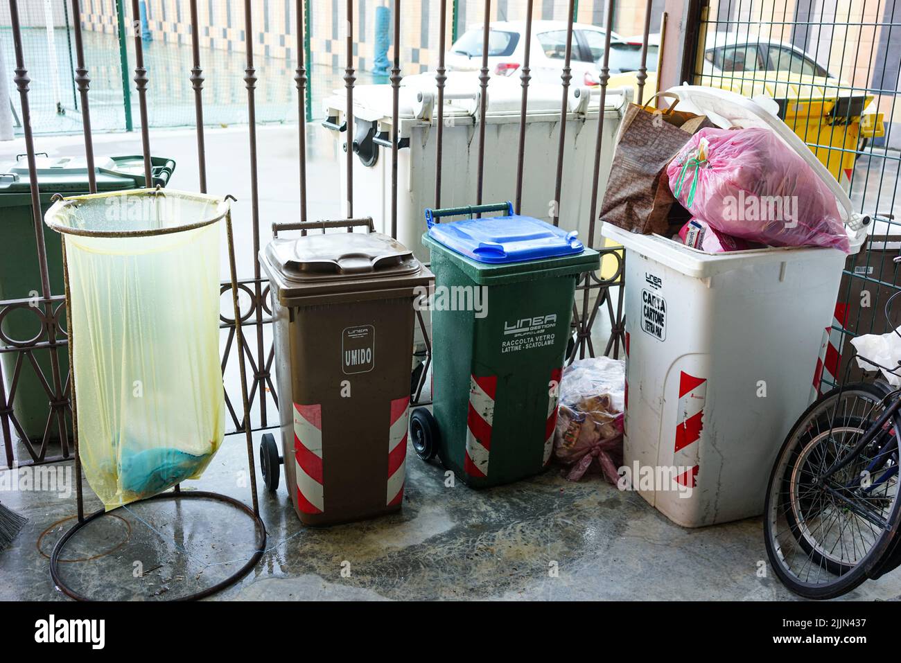 A dhl cargo courier van delivering shipping packs Stock Photo - Alamy