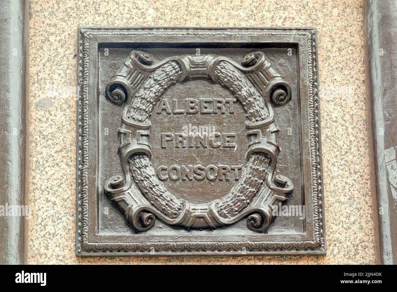 Glasgow, Scotland, UK 27th July, 2022. The statue of prince albert, the ...