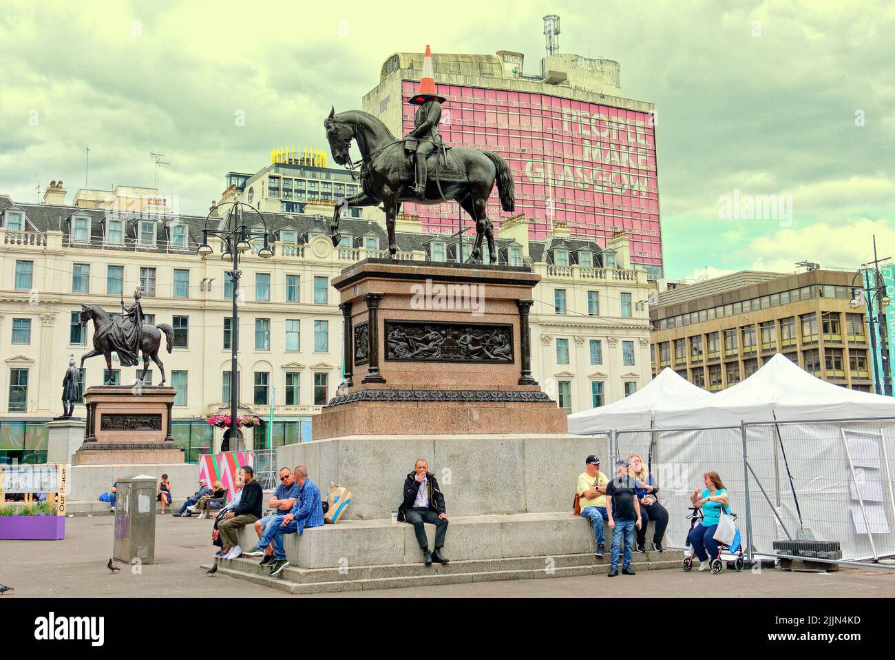 Glasgow, Scotland, UK 27th July, 2022. The statue of prince albert, the ...