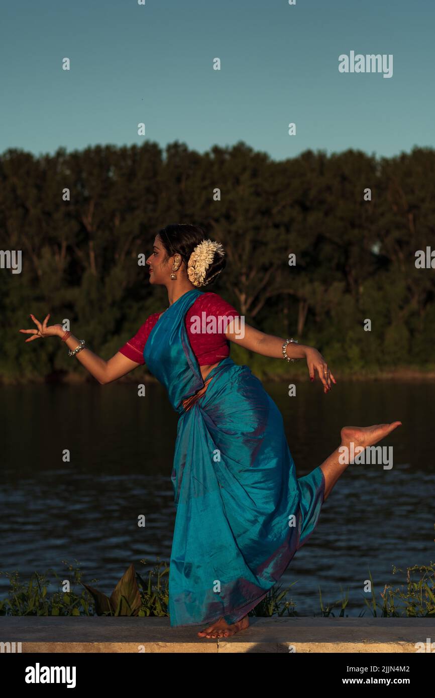 Indian dance postures hi-res stock photography and images - Alamy