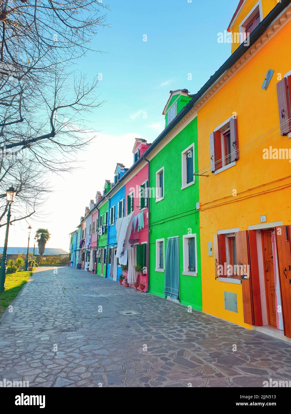Colorful painted architecture hi-res stock photography and images - Alamy