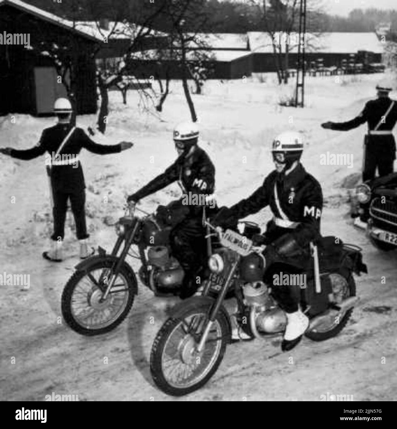 Army military police personnel Black and White Stock Photos & Images ...