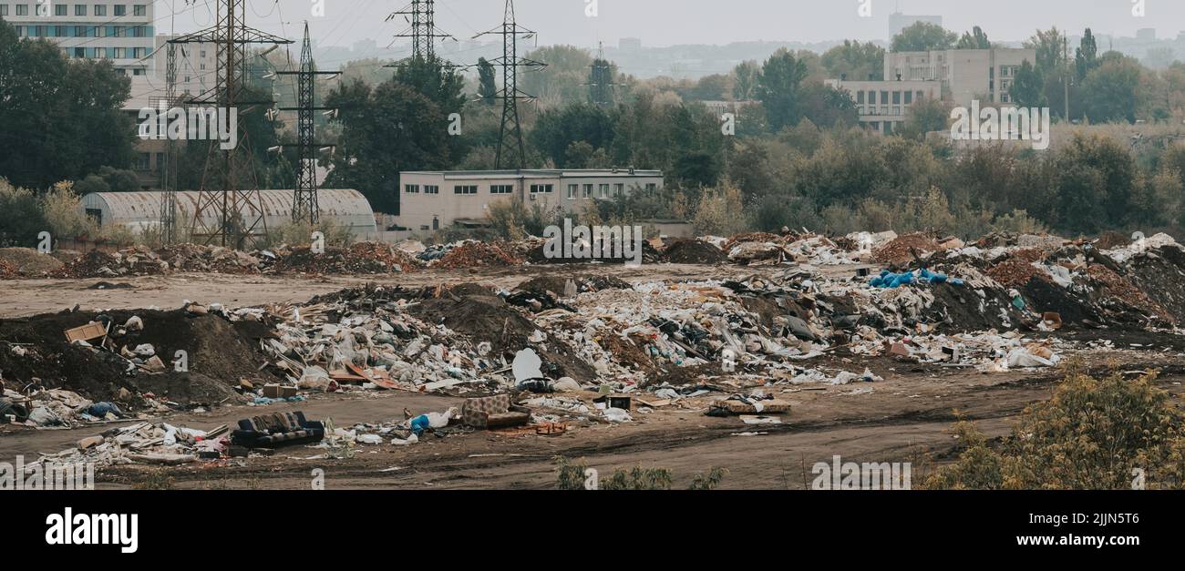 trash garbage junk yard city pollution ecology Stock Photo - Alamy