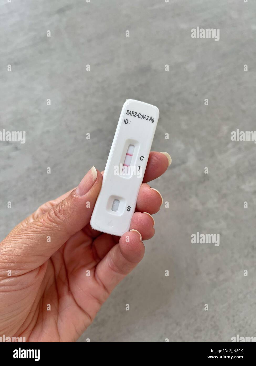 Positive covid test hi-res stock photography and images - Alamy