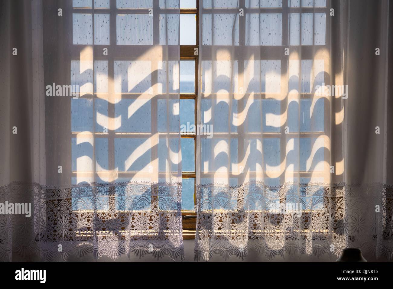 Sunlight and windows hi-res stock photography and images - Alamy