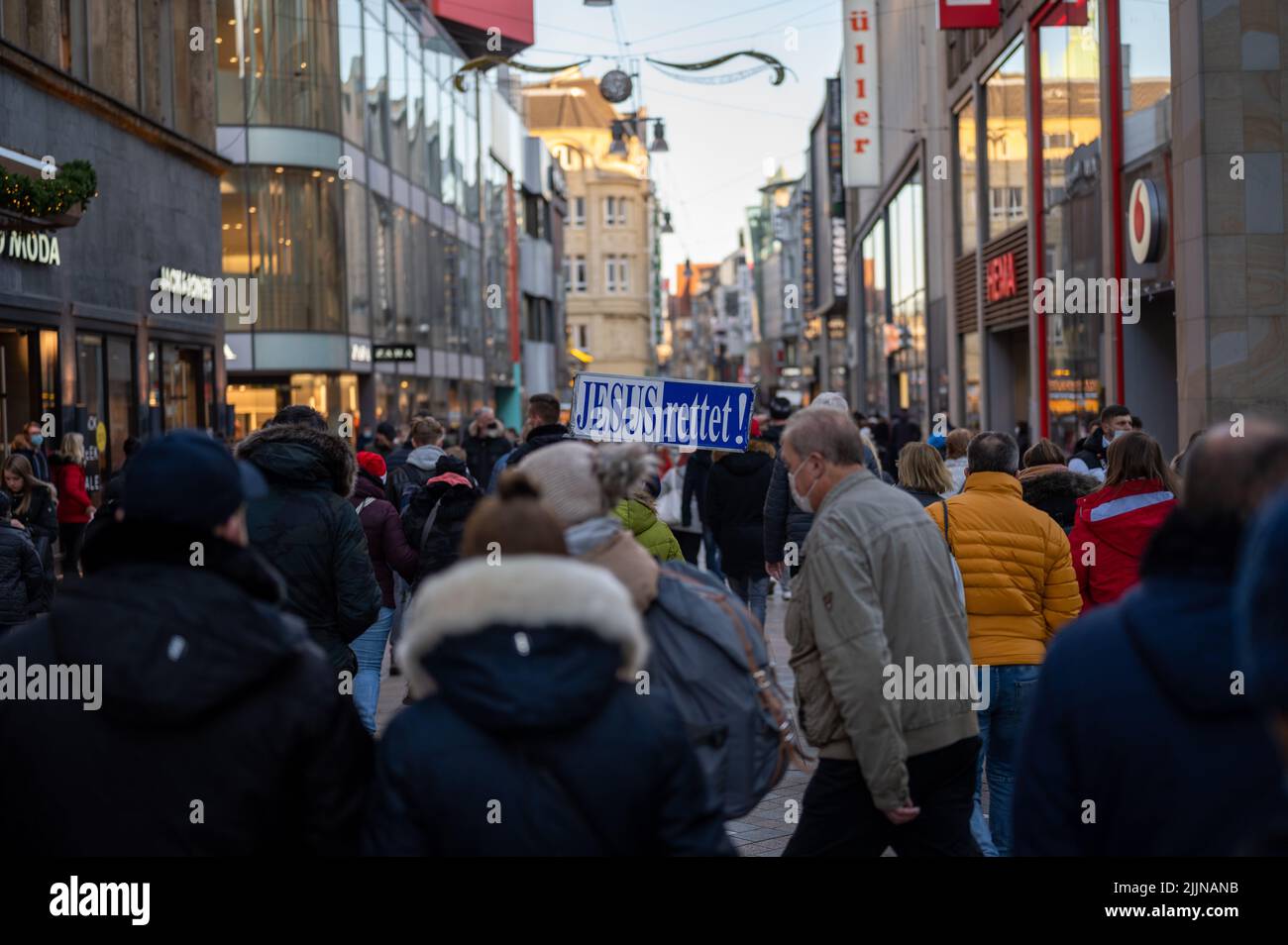 Busy christmas hi-res stock photography and images - Alamy