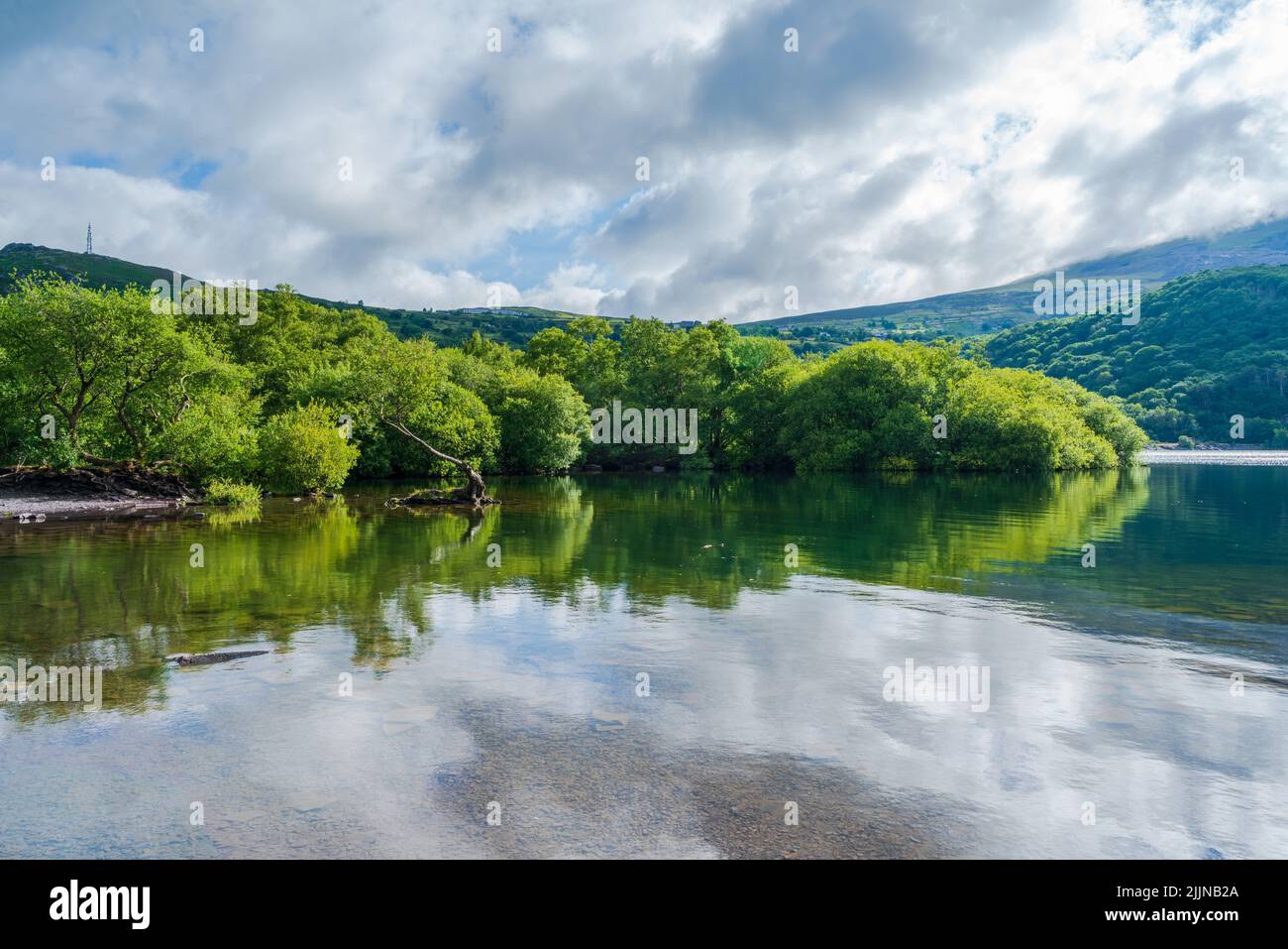 Padarn lake hi-res stock photography and images - Alamy