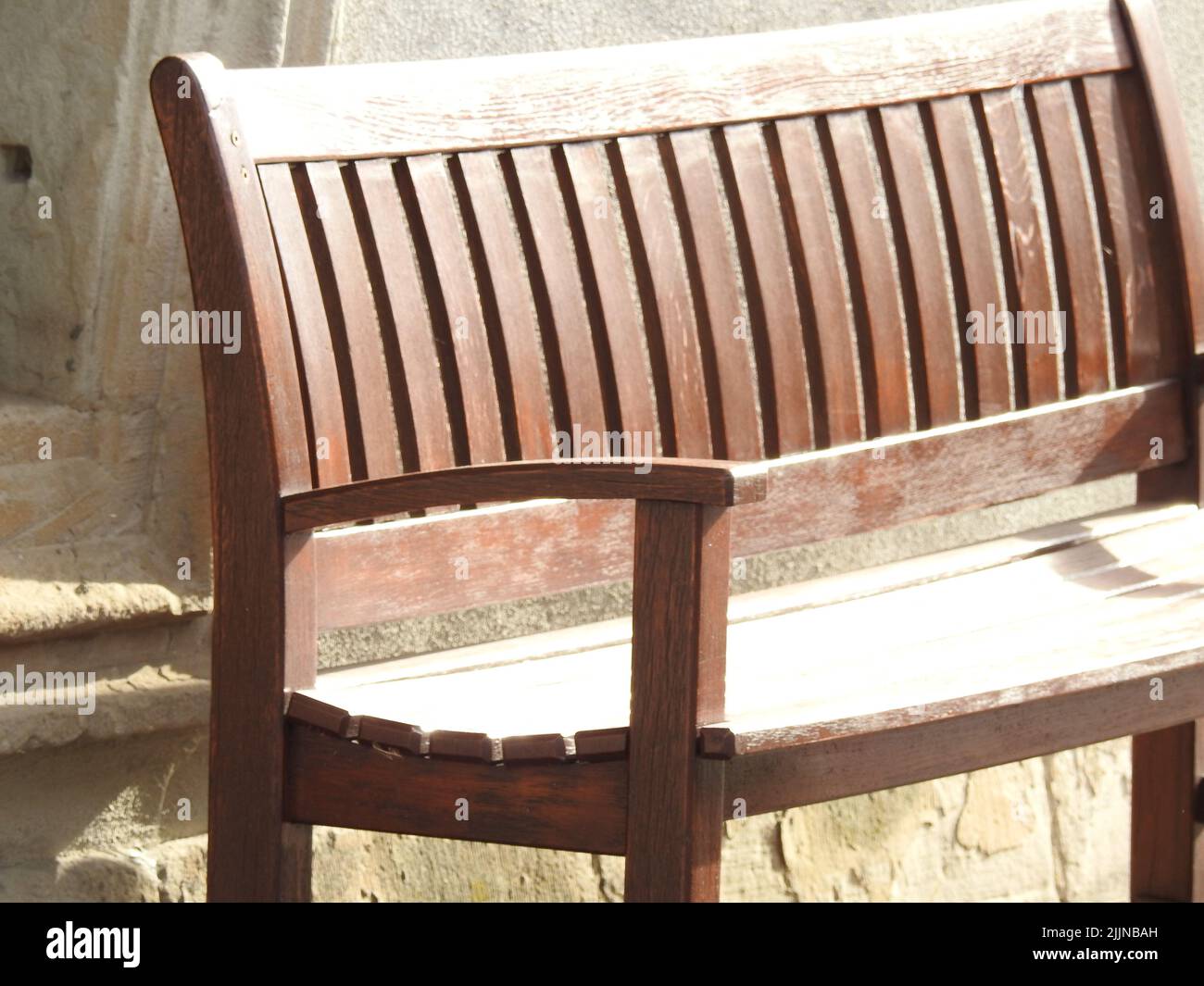 Closeup empty wooden bench hi-res stock photography and images - Alamy