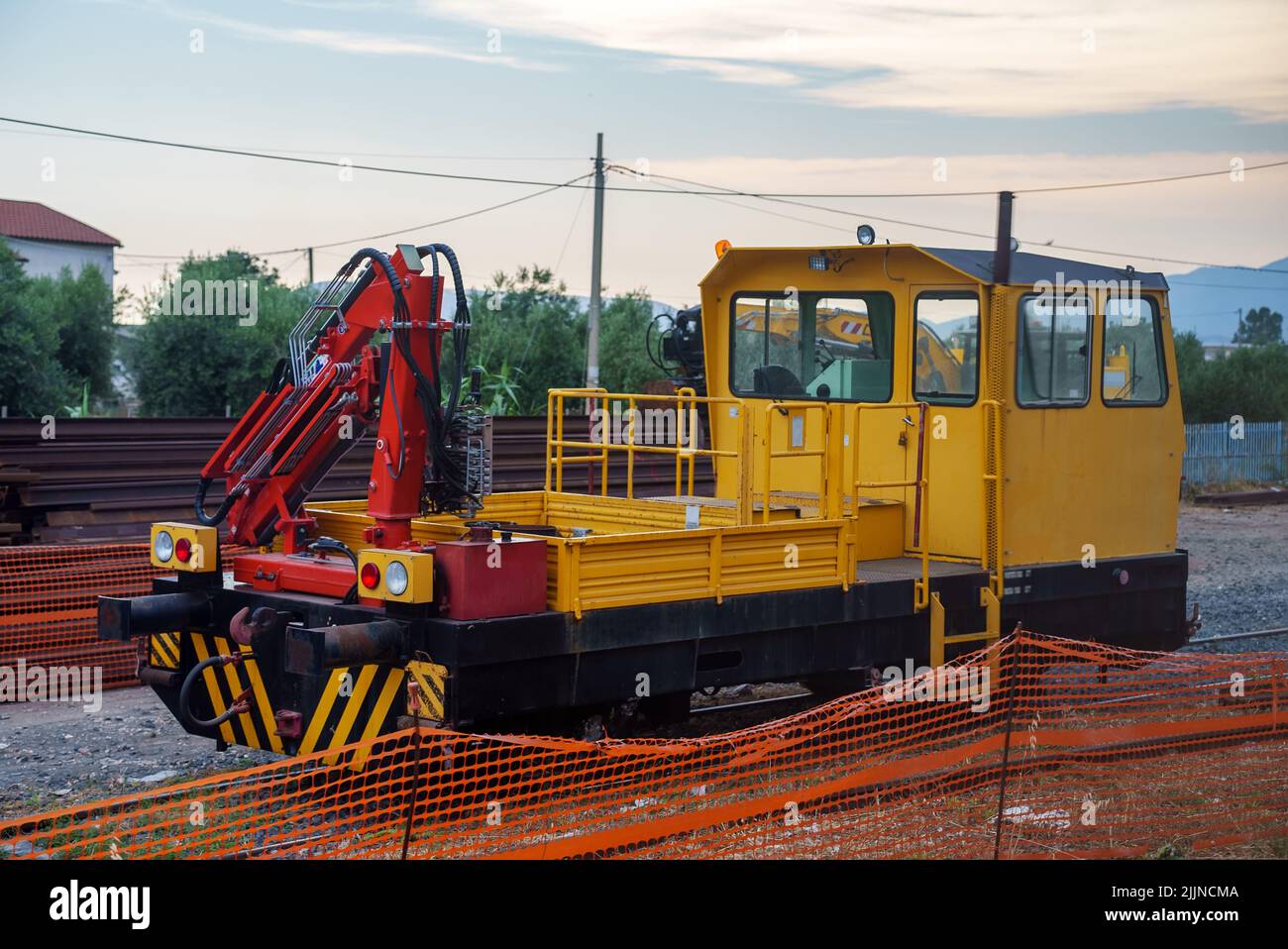 Railway mounted crane hi-res stock photography and images - Alamy