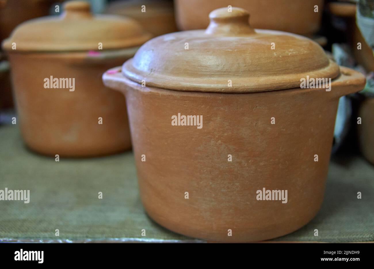 Clay cooking pots hi-res stock photography and images - Alamy