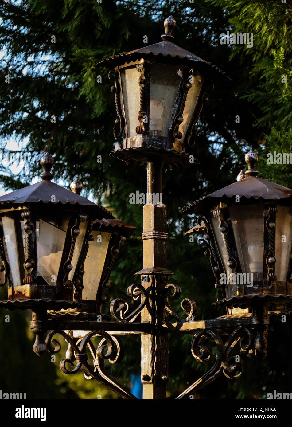 Park lamps hi-res stock photography and images - Alamy