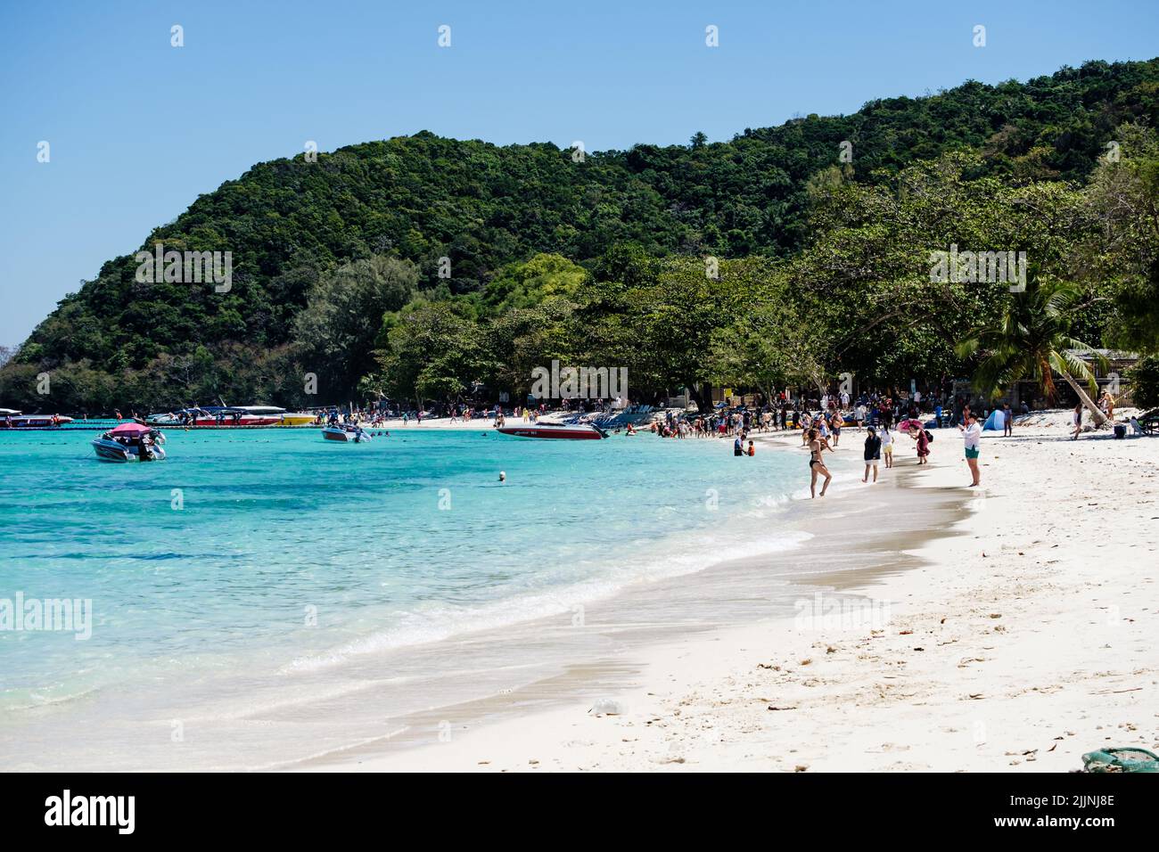 Full beach hi-res stock photography and images - Alamy