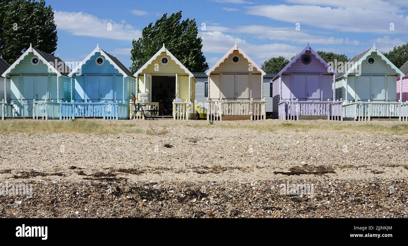 English beach huts hi-res stock photography and images - Alamy