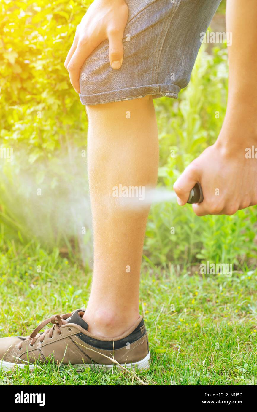 Man spray insects hi-res stock photography and images - Alamy