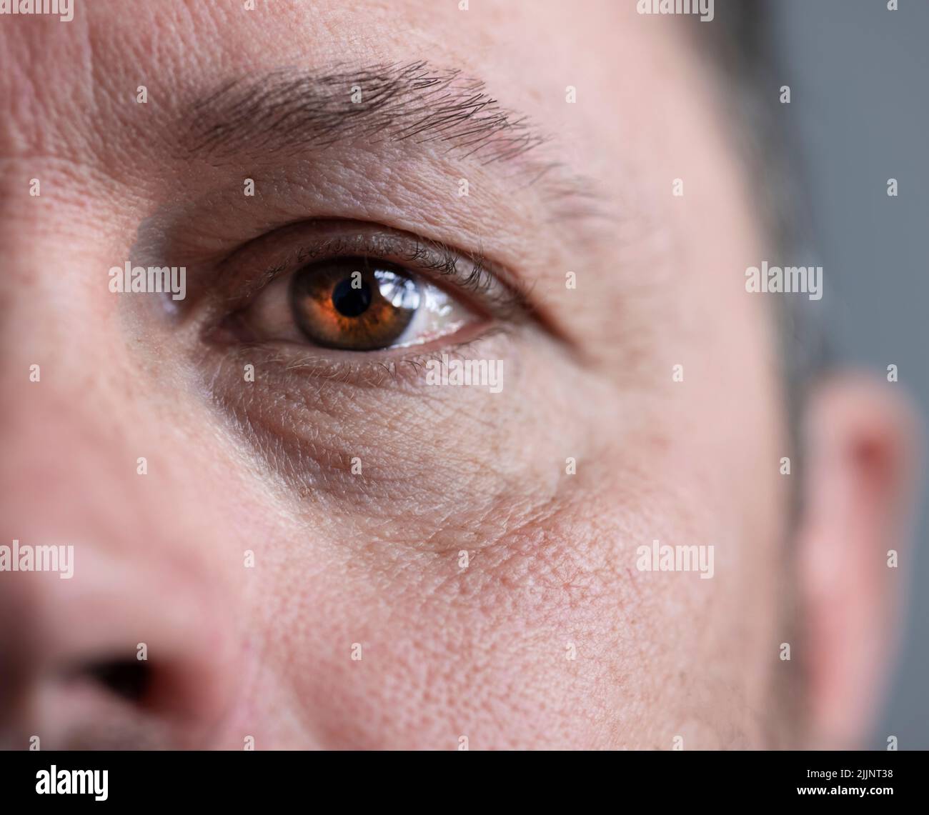 Closeup man camera hi-res stock photography and images - Alamy