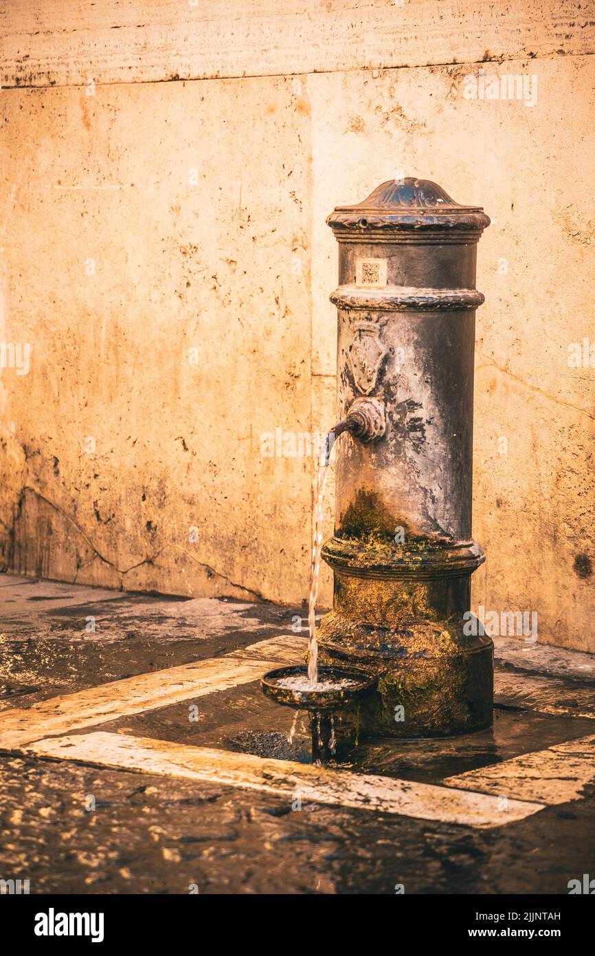 Old stone drinking water hi-res stock photography and images - Alamy