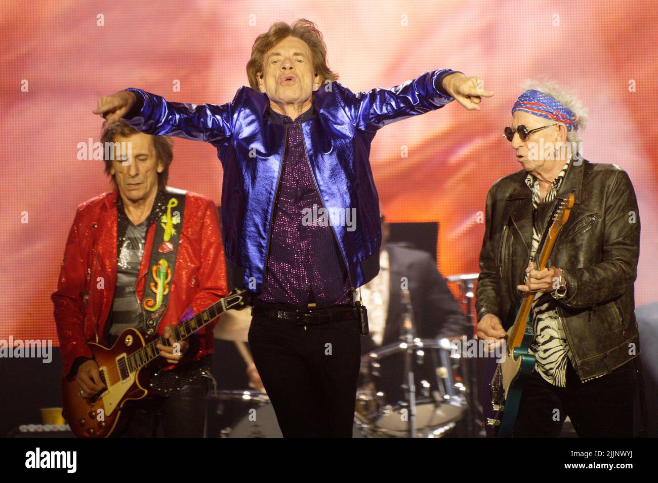Gelsenkirchen, Germany. 27th July, 2022. Musicians Ron Wood (l-r), Mick ...