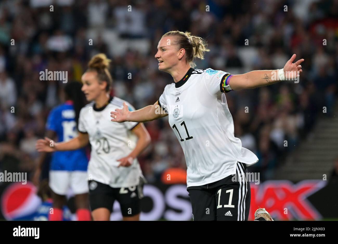 Alexandra popp july stadium mk hi-res stock photography and images - Alamy