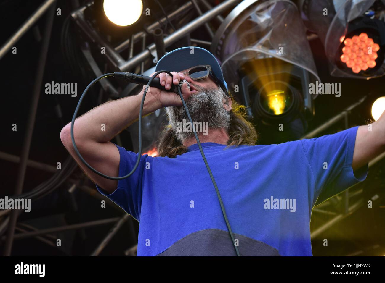 Gary Stringer From Reef Performing Live On Stage In Concert, Day 2 Of ...