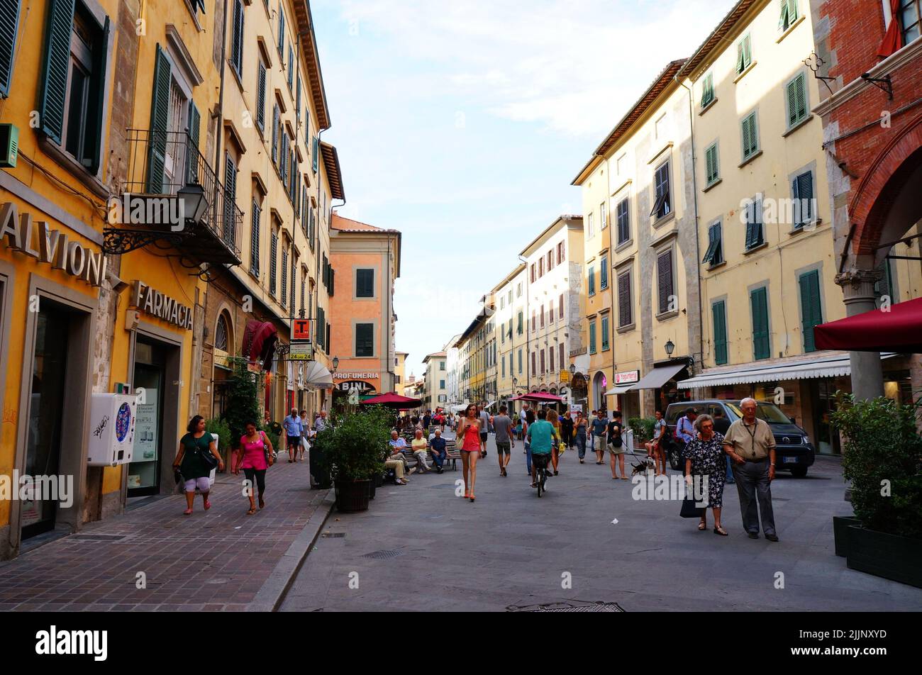 The view of the busy street in Pisa, Italy Stock Photo - Alamy