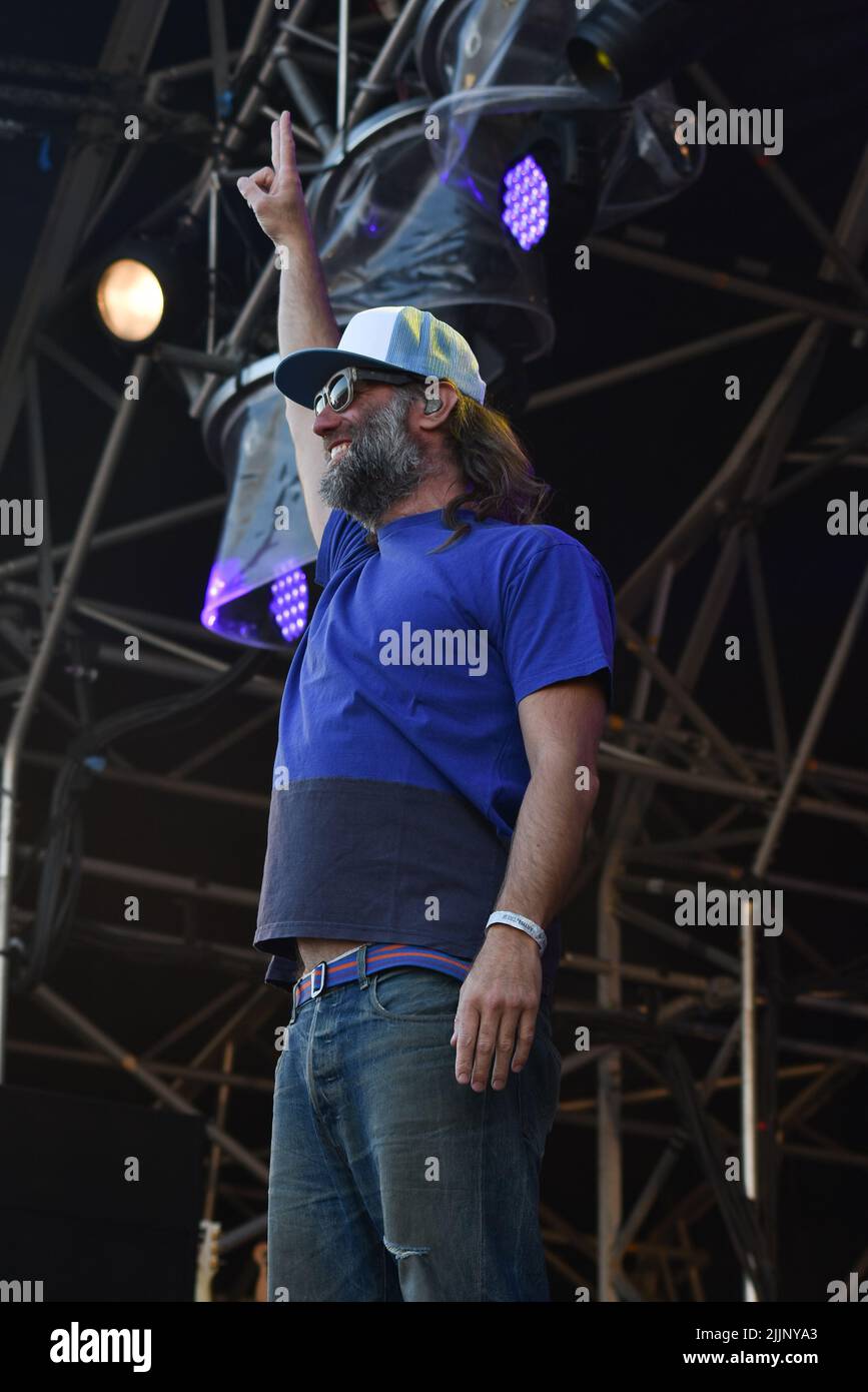 Gary Stringer From Reef Performing Live On Stage In Concert, Day 2 Of ...