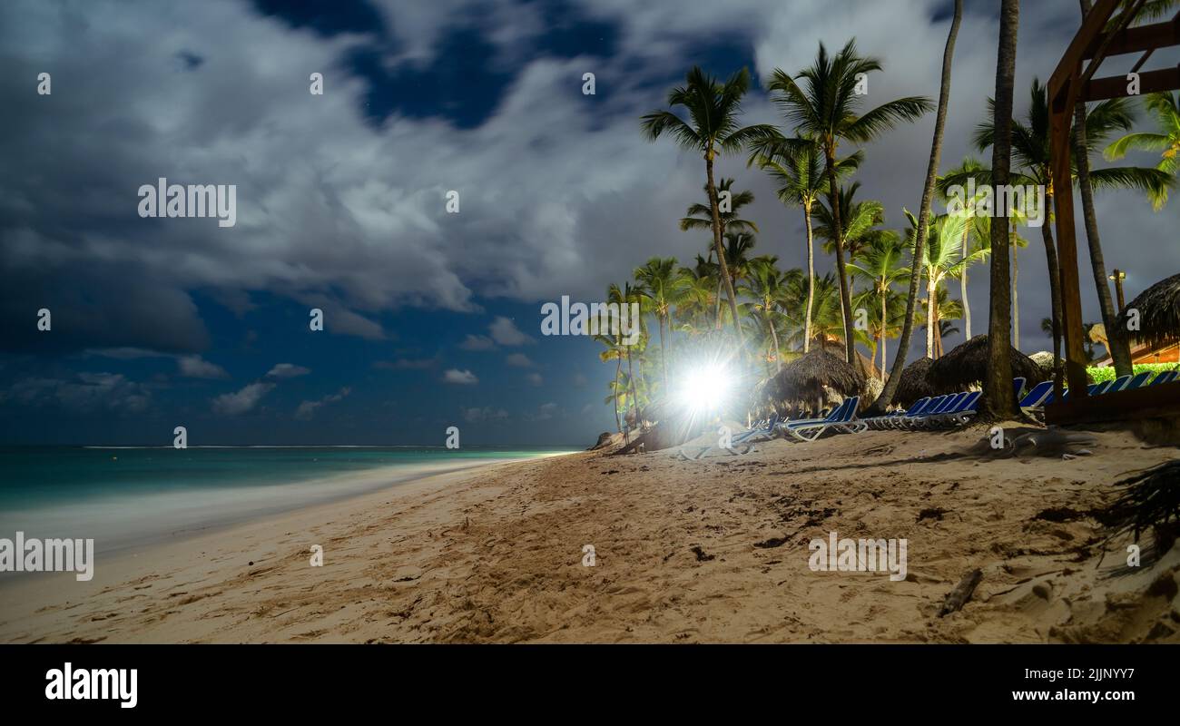 Stars night ocean hi-res stock photography and images - Alamy