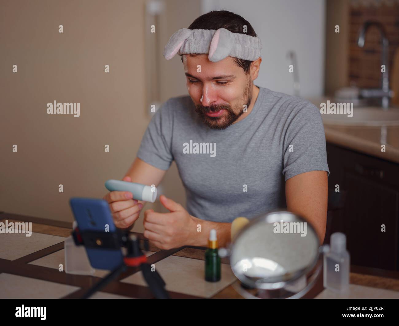 Beauty influencer male hi-res stock photography and images - Alamy